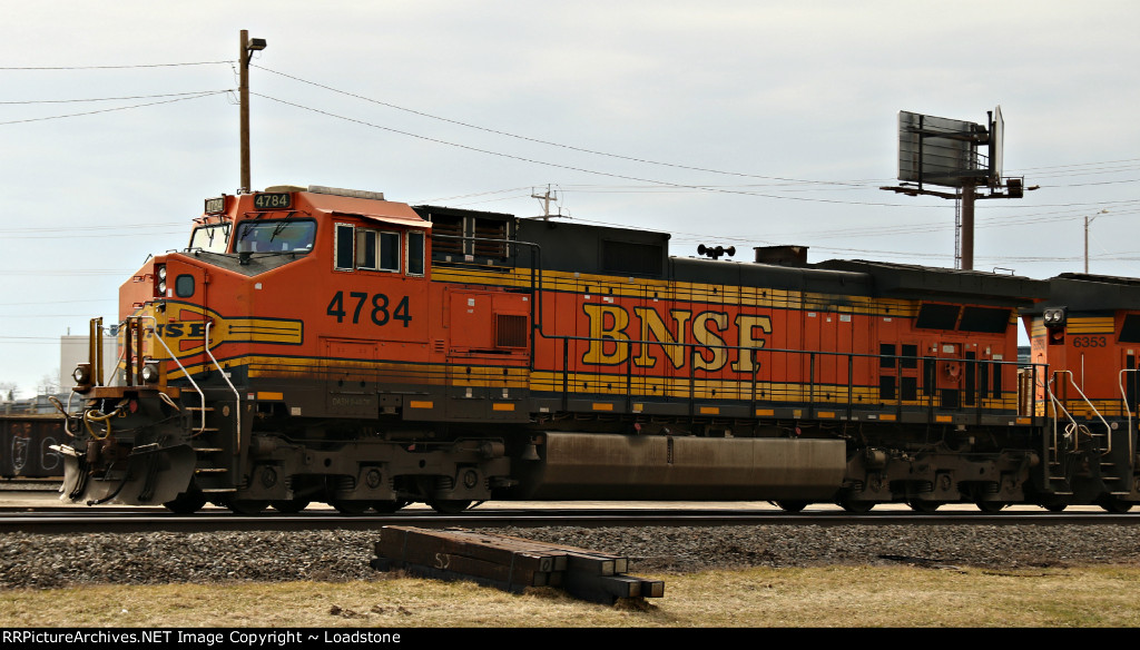 BNSF 4784